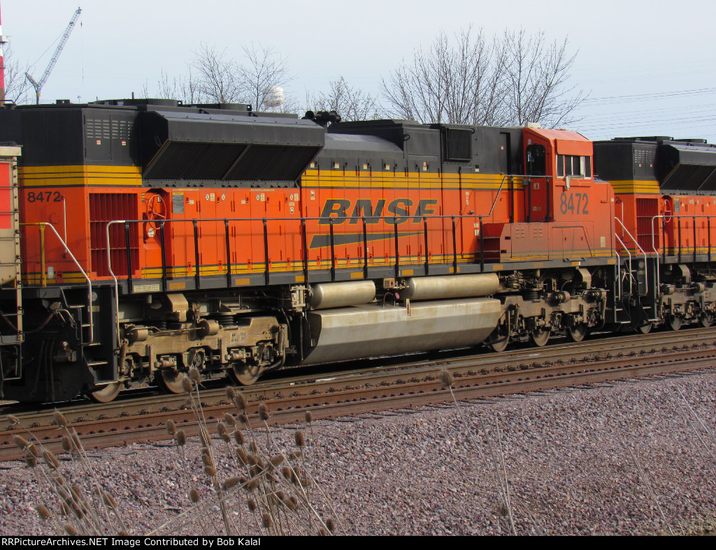 BNSF 8522 8472 Backing Train North